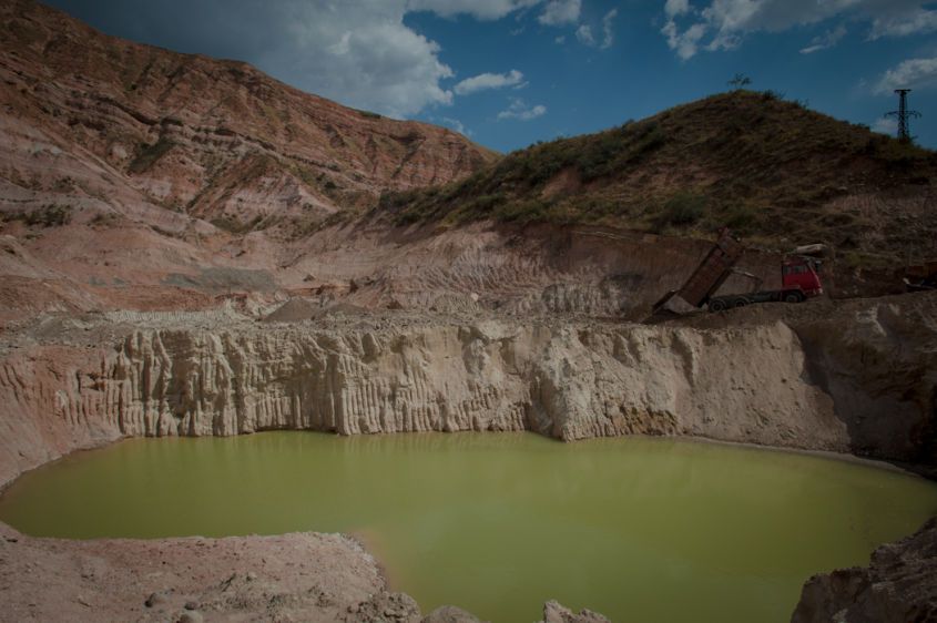Mailuu-Suu: Radioactive Soviet Legacy - Kyrgyzstan - Noriko Hayashi ...