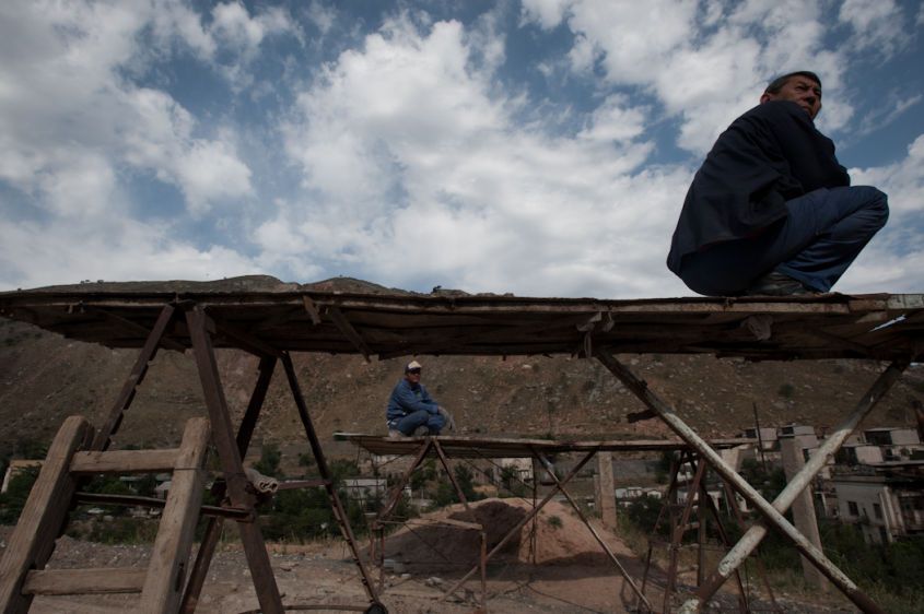 Mailuu-Suu: Radioactive Soviet Legacy - Kyrgyzstan - Noriko Hayashi ...