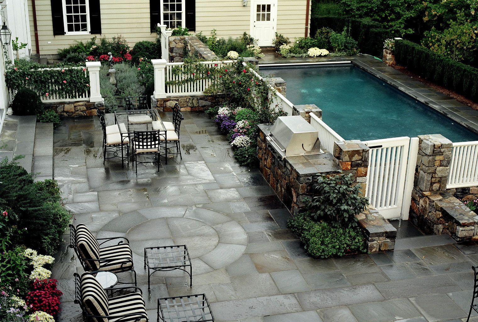 House Near the Sound - Devore Associates Landscape Architects