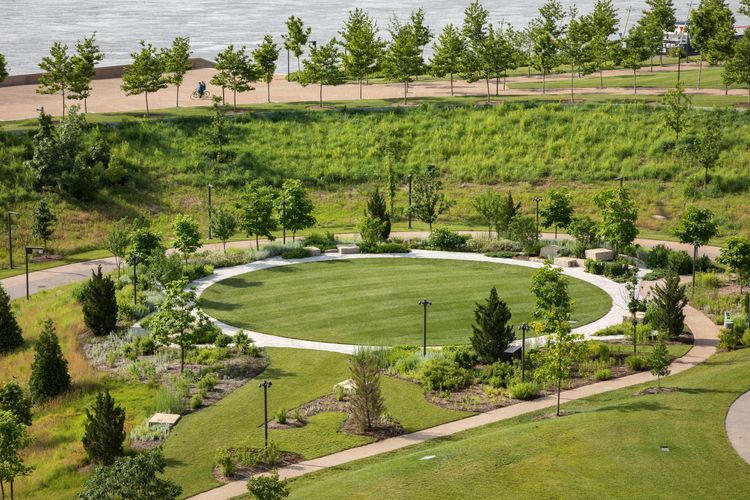 Gateway Arch Park Foundation / Gateway Arch National Park Museum and grounds, plus Kiener Plaza ...