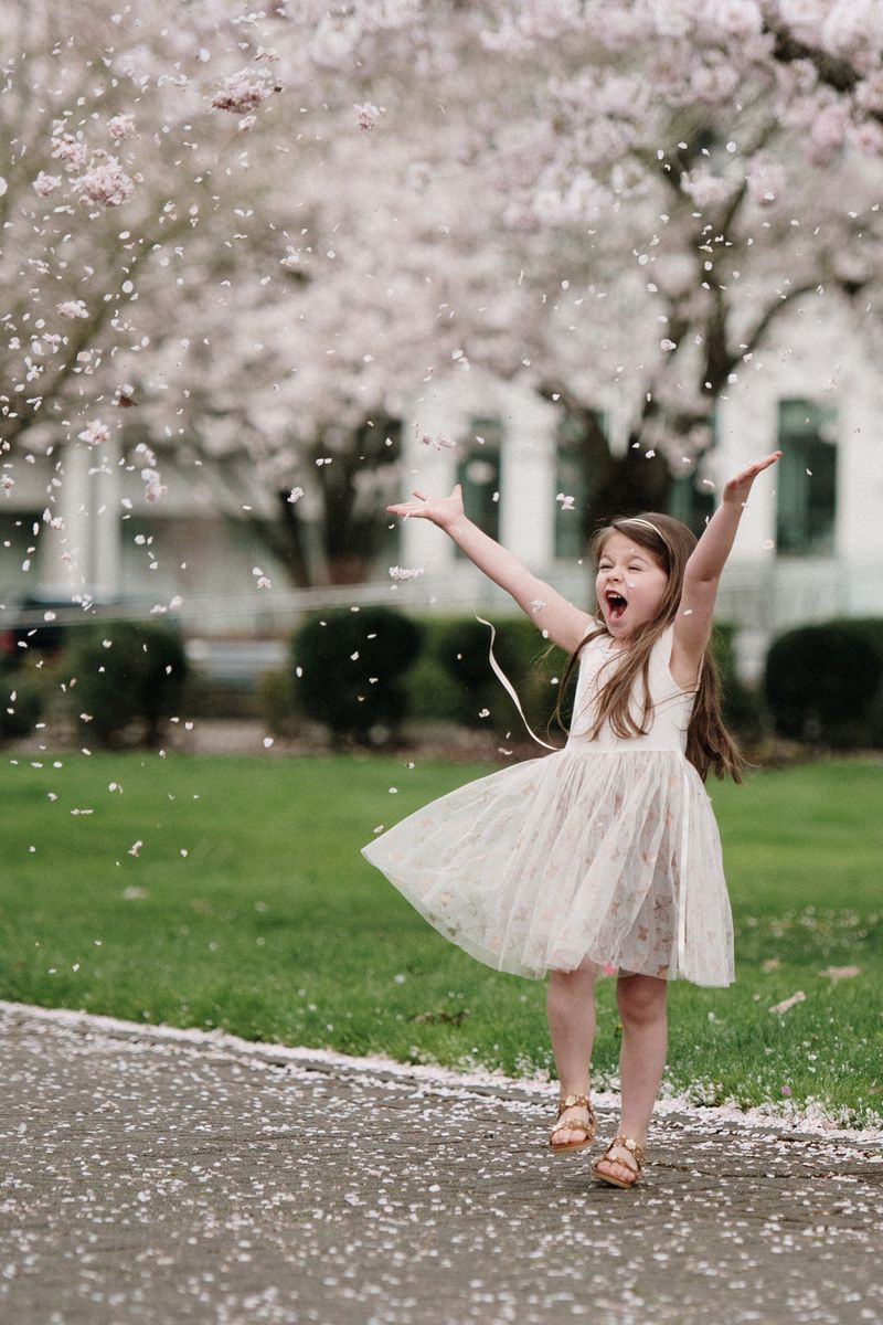 Cherry blossom portraits in Salem Oregon - Danielle Peterson Photography